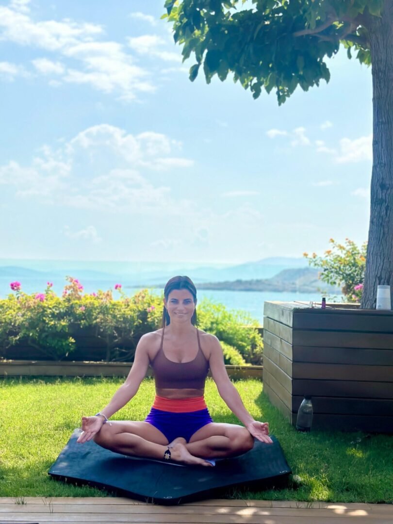 Wellness ve Yoga Eğitmeni Ece Vahapoğlu, Yaz Boyunca Bodrum’da Yoga ...